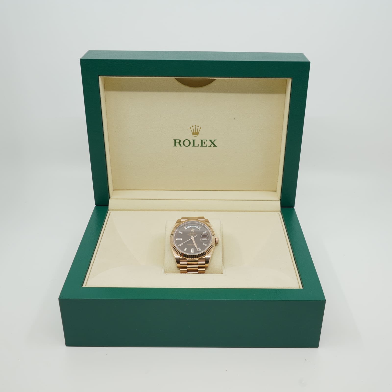 Armbandsur Rolex, OP, Day-Date 40, 18K, rosé, “Chocolate Dial ...