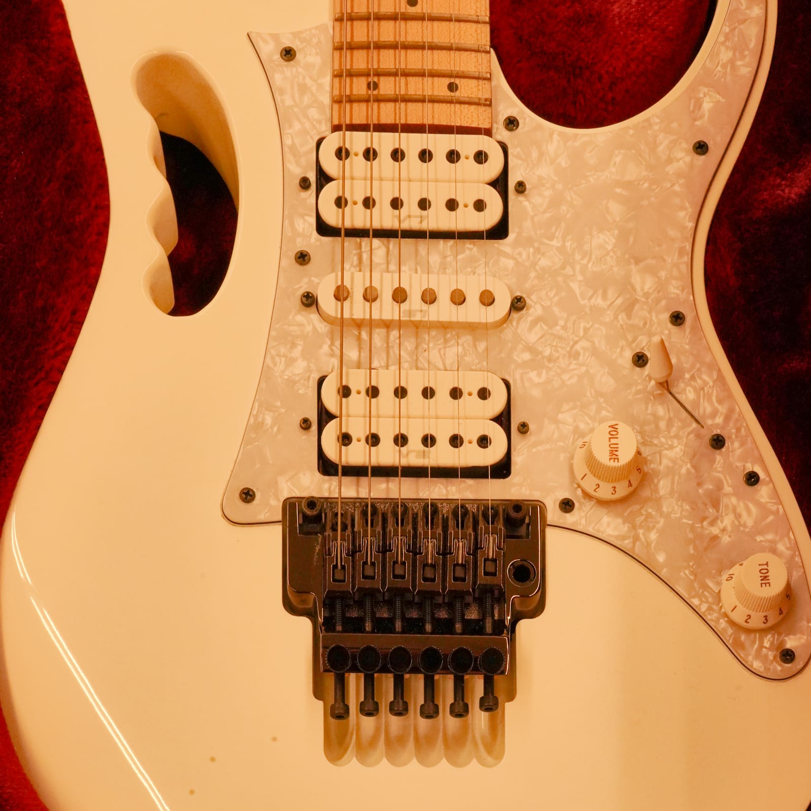 Elgitarr Ibanez Jem 505-WH, vit, made in Japan, Snr: 1101386, i hårt ...