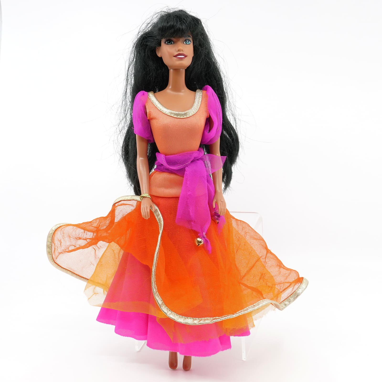 Barbiedocka Disney “Gypsy dancing Esmeralda” Ringaren I Notre Dame 1995 ...